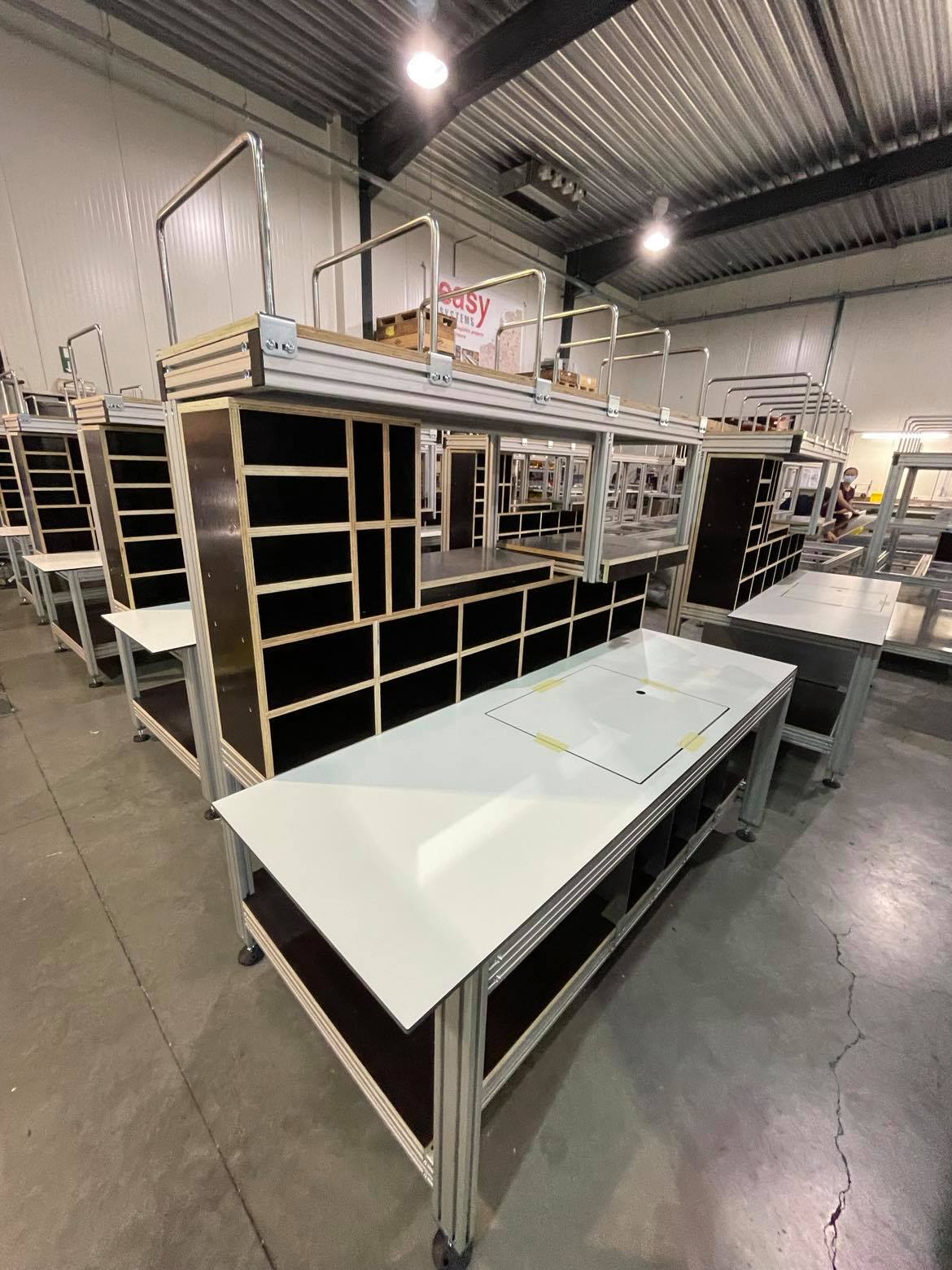 Work tables (ISB, BSB) - Aluminum constructions